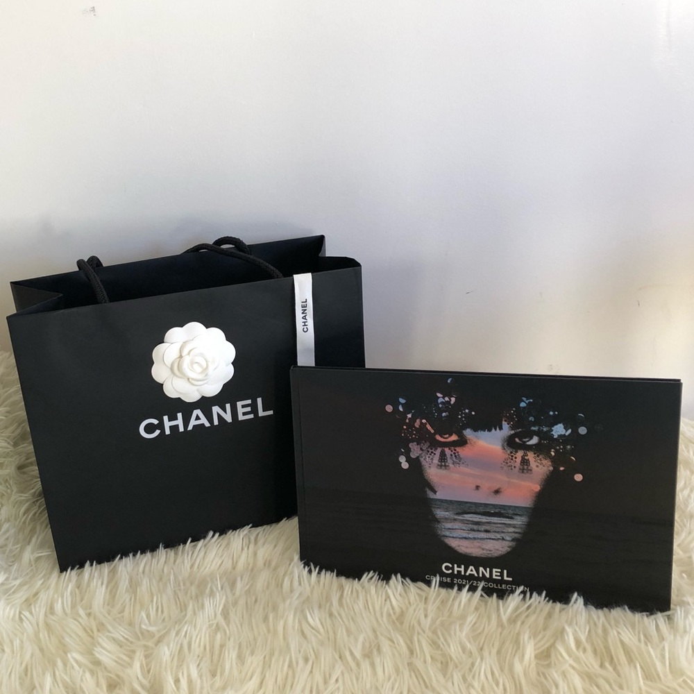 Chanel Table Book (Free Paper Bag) - Gem